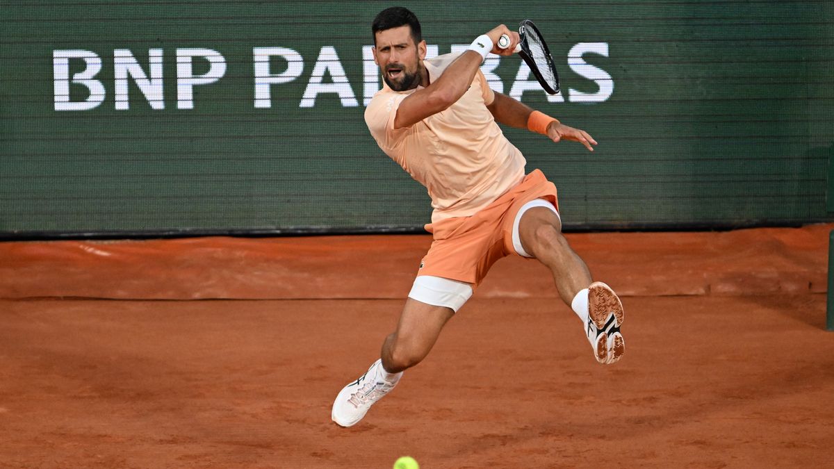 Novak Djokovic overcomes a slow start and hostile crowd in 1st-round ...