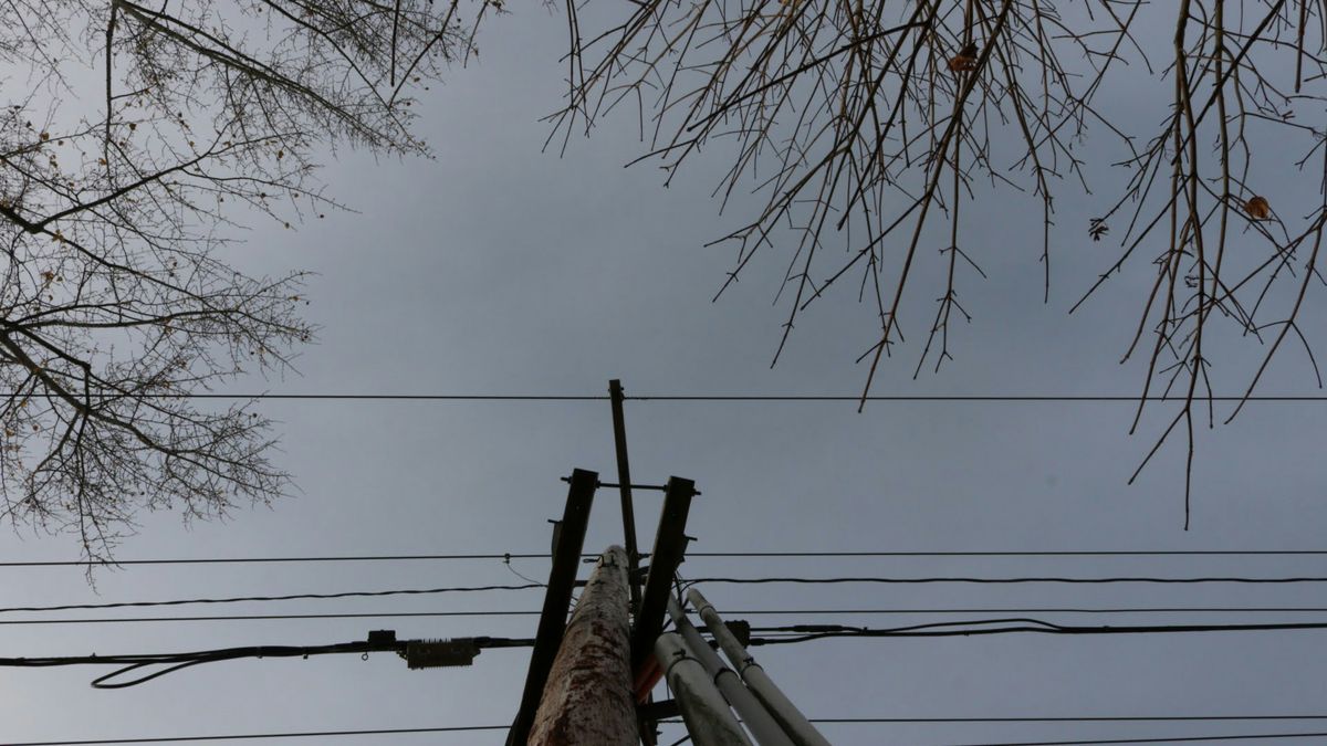 Charter school closes for the day, over 1,200 people without power ...