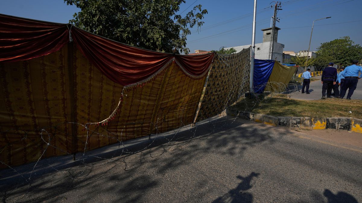 Pakistan says it has arrests 4 militants over involvement in suicide ...