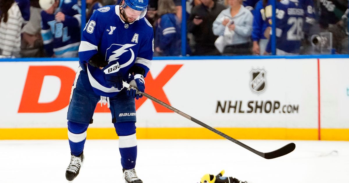 Lightning on the brink of elimination after another home playoff loss ...