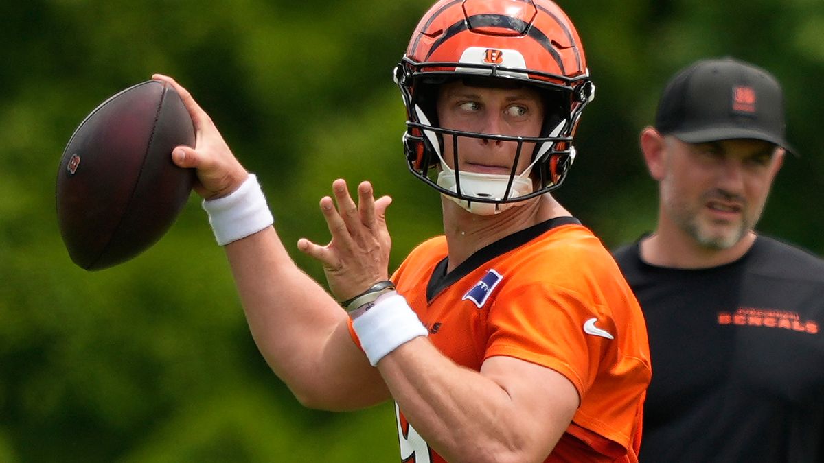 Bengals restructure Joe Burrow's contract to free up cap space, AP ...