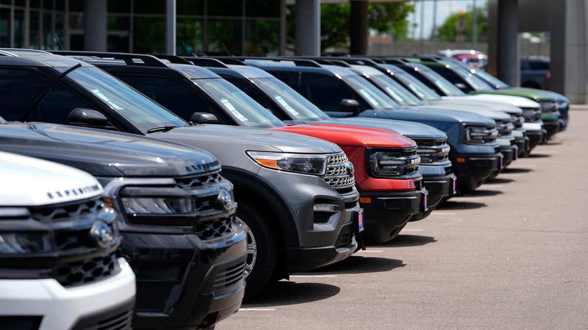 Car shopping trends and tips for 2026 from Edmunds :: WRAL.com