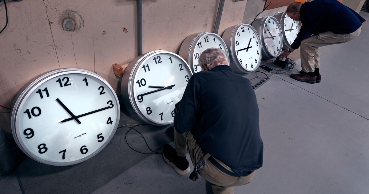 Turn your clocks back this weekend: Daylight Saving Time ends Nov. 2 ...