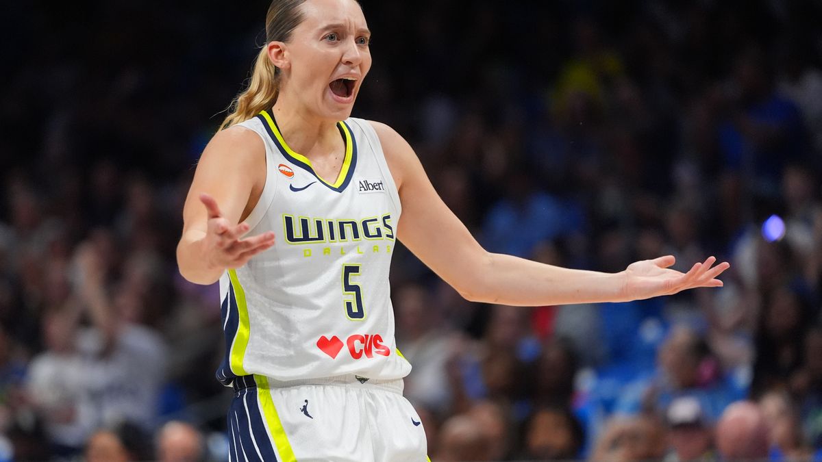 Paige Bueckers scores season-high 31 and the Wings beat the Mercury 85 ...