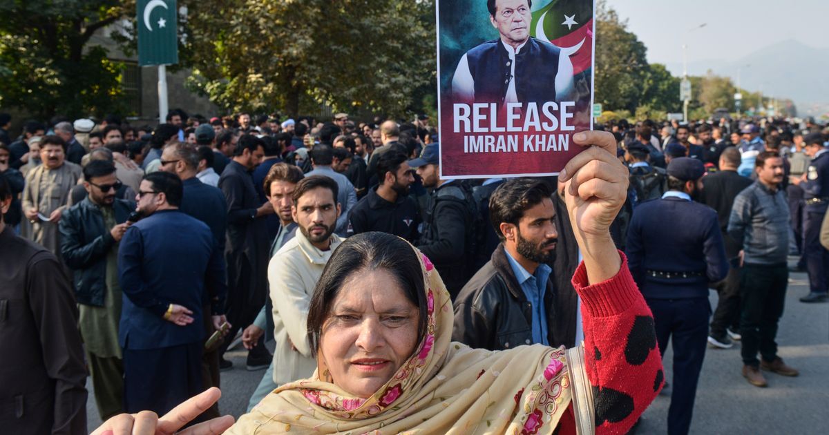 Pakistani court sentences former Prime Minister Imran Khan and wife to ...