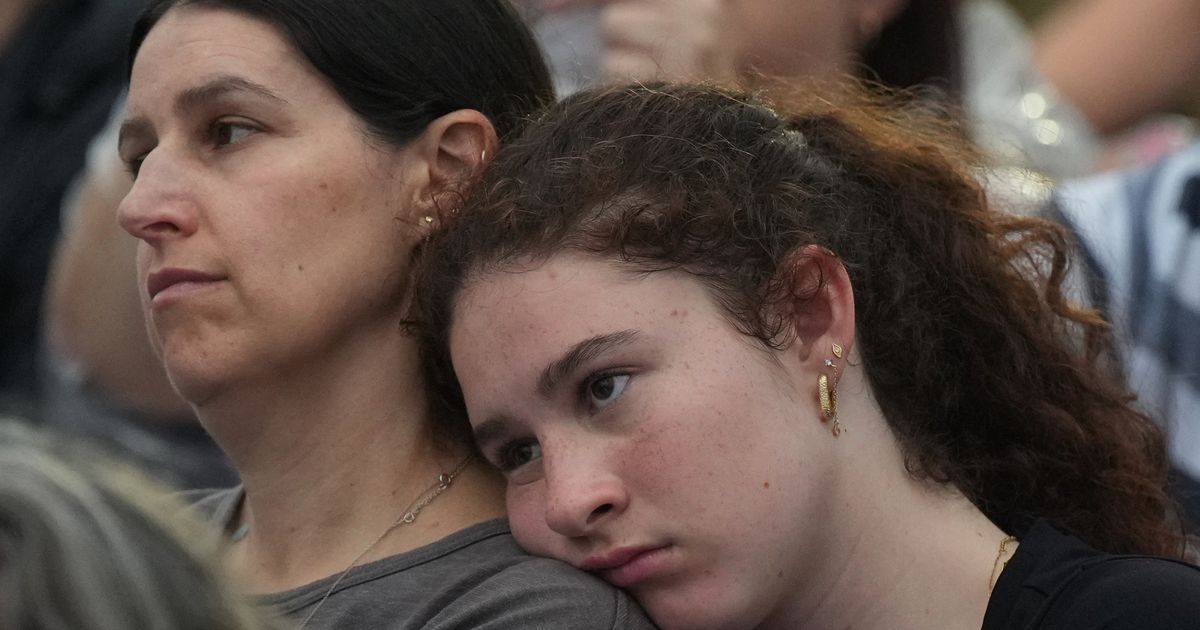 Thousands gather at Bondi Beach to mourn victims of antisemitic attack ...