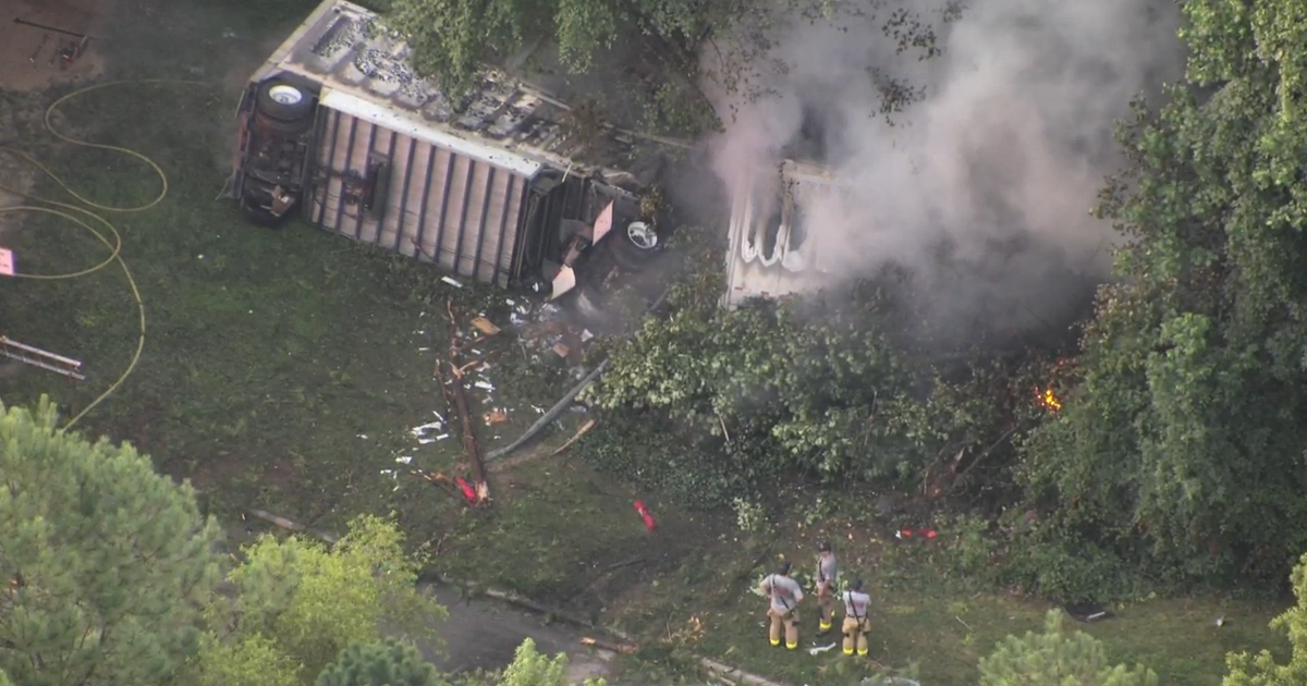 Expecting a package? 100+ destroyed, driver injured when FedEx truck ...