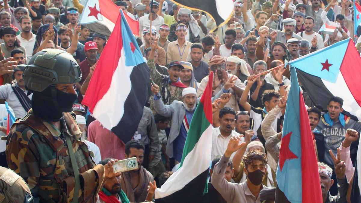 Protesters rally in south Yemen to call for a separate state :: WRAL.com