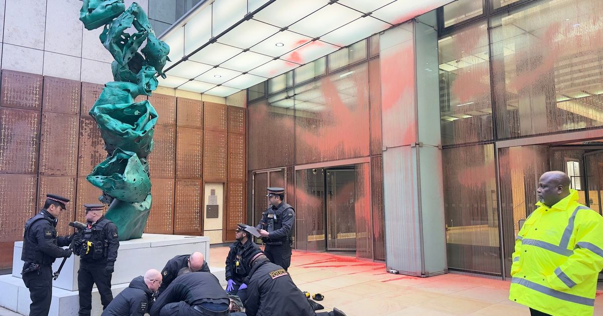 Greta Thunberg arrested in London while supporting hunger-striking pro ...