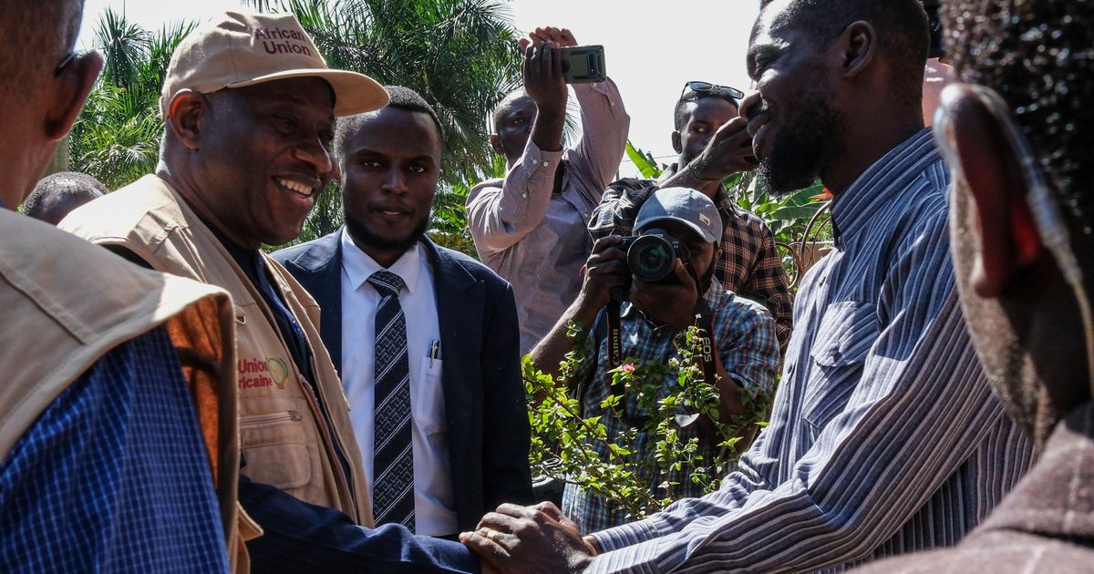 Voting begins in Uganda’s presidential election during internet ...