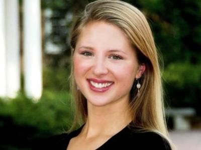 Witness: Eve Carson wanted to pray before shooting death
