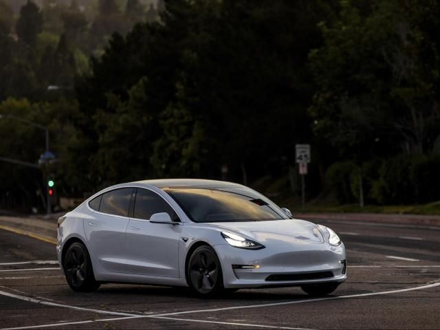 Two Triangle Tesla owners sue company due to alleged braking defect
