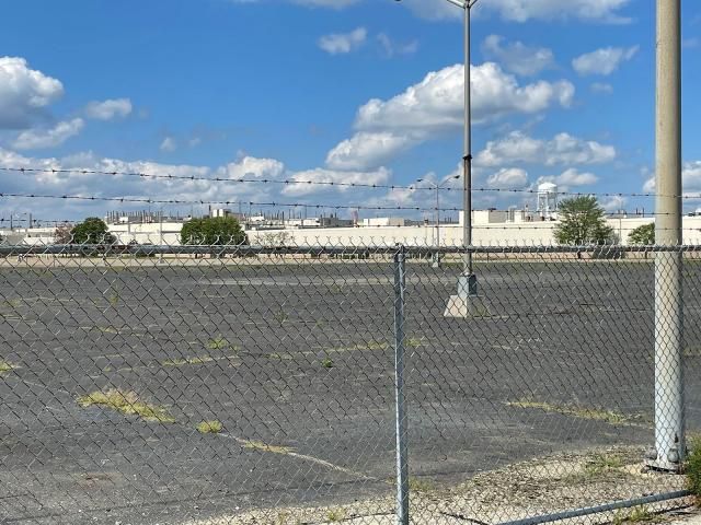 Two neighboring Ohio factories - one new, one closed - could tell the ...