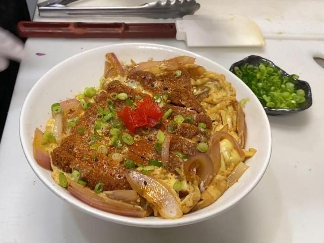 Cook like the Pros: Tonbo Ramen's Katsudon