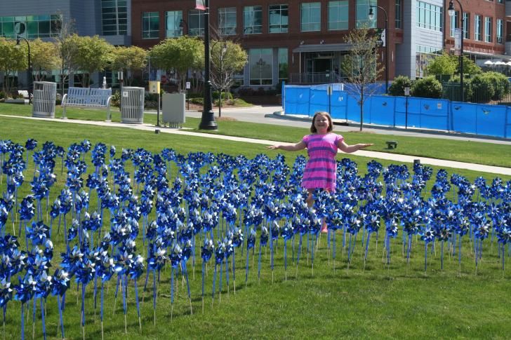 Display features 1,000 pinwheels to raise awareness about child abuse