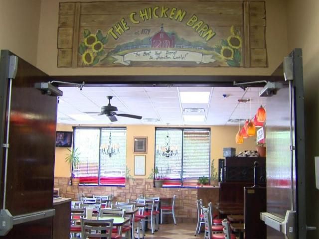 Tar Heel Traveler: The Chicken Barn in Smithfield