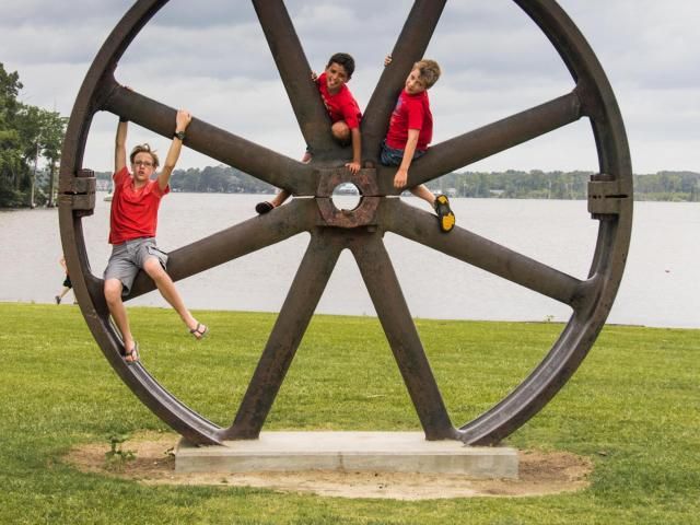 'The most beautiful place:' The friendly faces of 'little' Washington