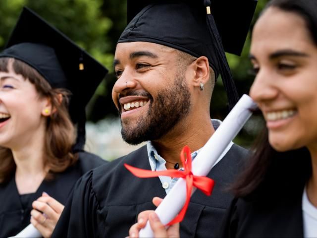 School loan options for grad students help bridge the gap between aid ...