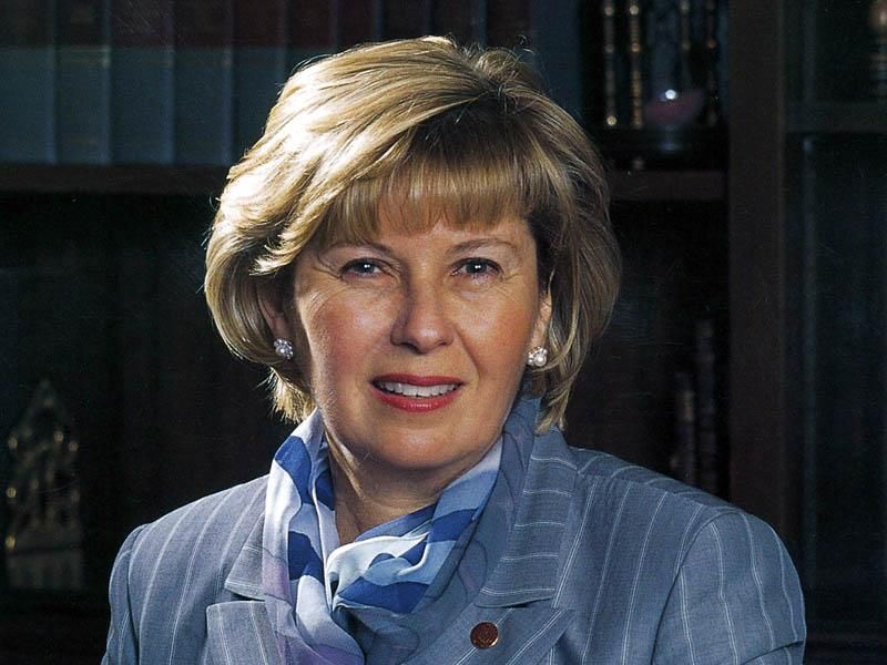 Meredith president to retire