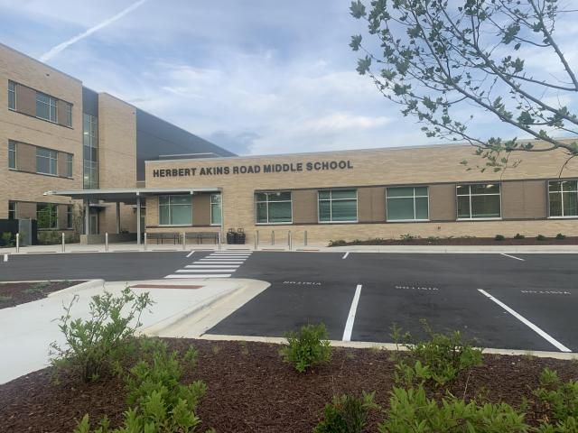 New middle school opens as academic year begins for year-round students ...