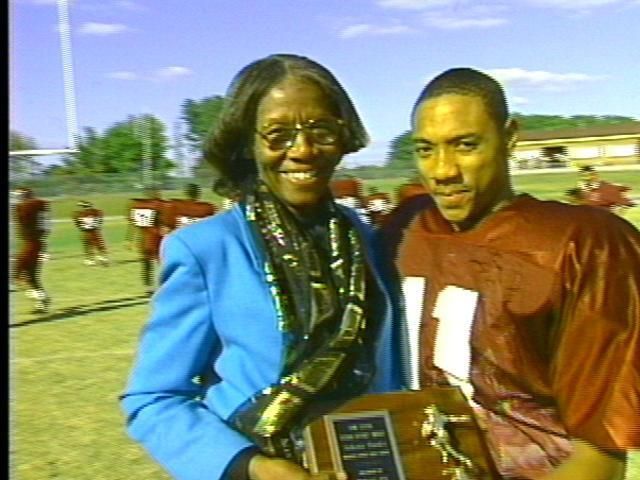 Arketa Banks Makes the Plays and Grades at Warren County High
