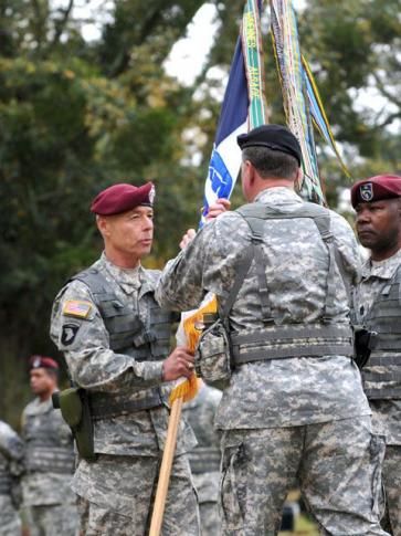 Helmick assumes command of XVIII Airborne