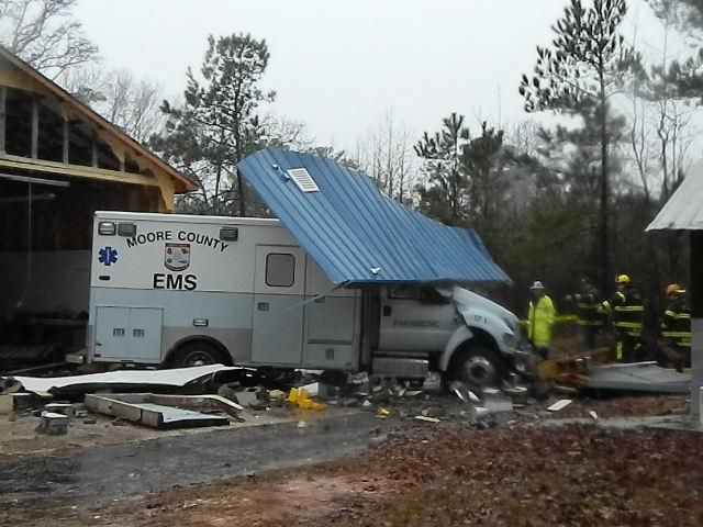 Ambulance hits building In Carthage