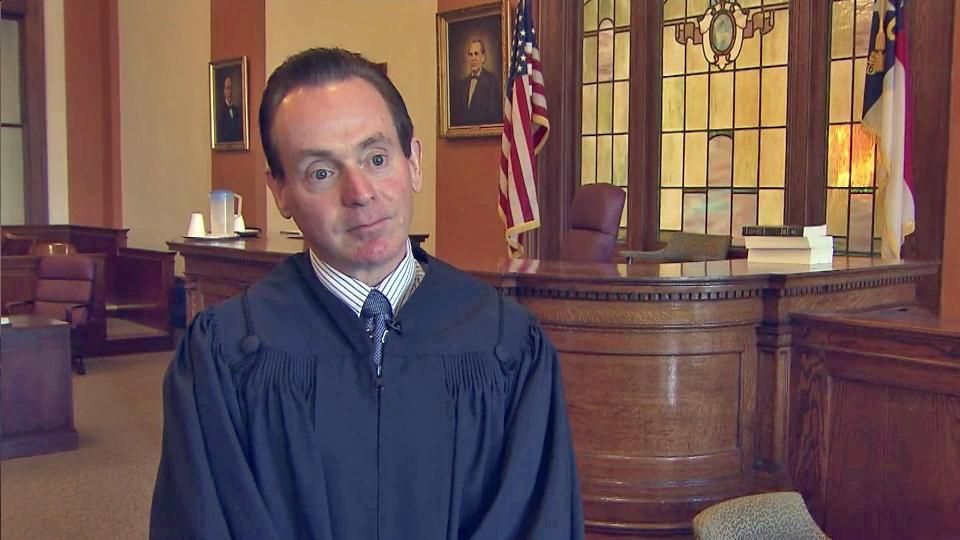 Judge faces re-election, federal charges at same time