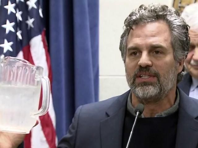 Actor turns spotlight on contaminated water