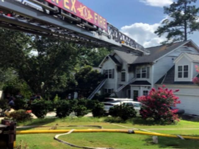 No one injured in Apex house fire
