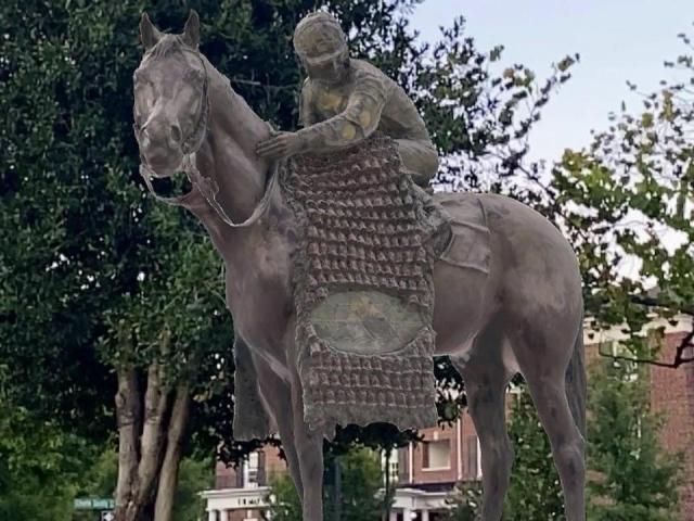 Augmented reality: Have you seen the invisible statues appearing around ...