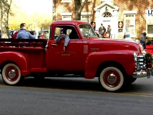 'Conveyor belt of joy': Raleigh hosts 2021 Christmas parade after year ...