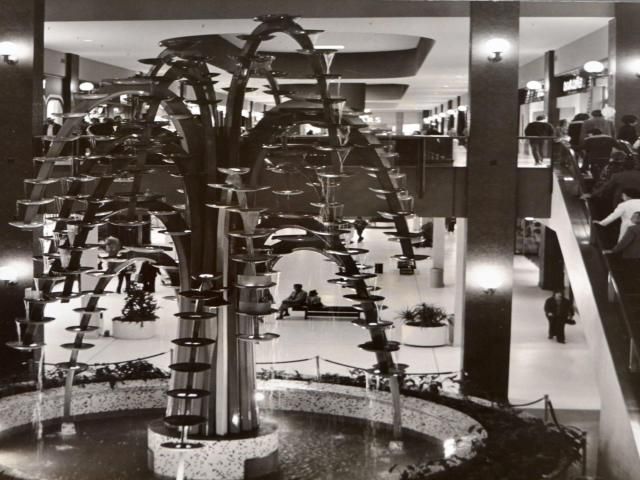 Holiday memories: When Crabtree had a two-story fountain and a secret shop
