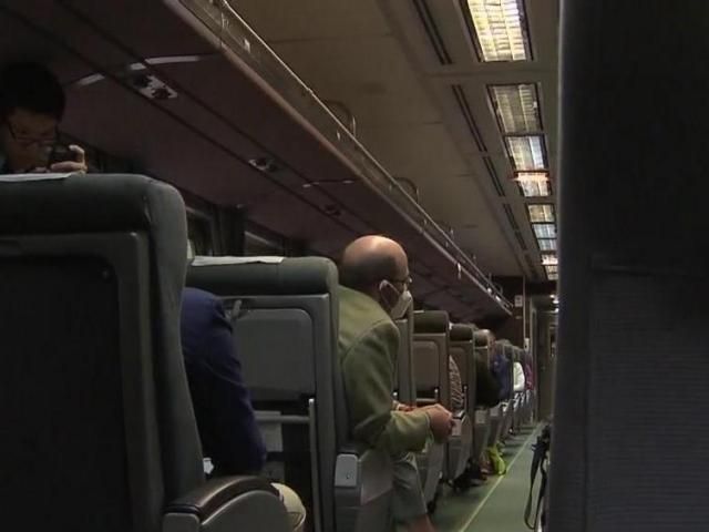 Leaders get up-close look at what a Triangle commuter rail would look like
