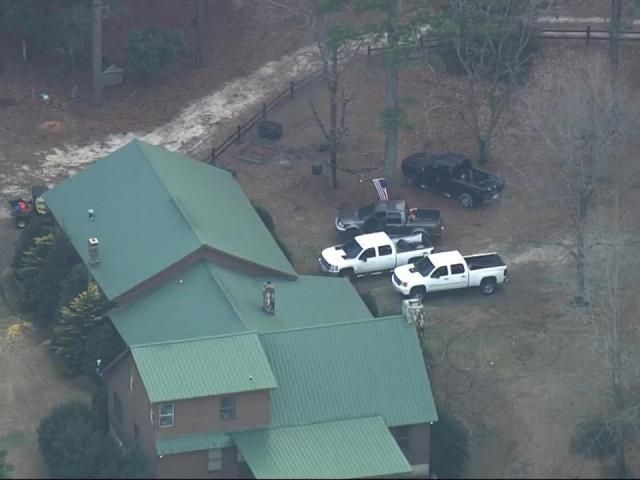 Man shoots girlfriend then turns gun on himself