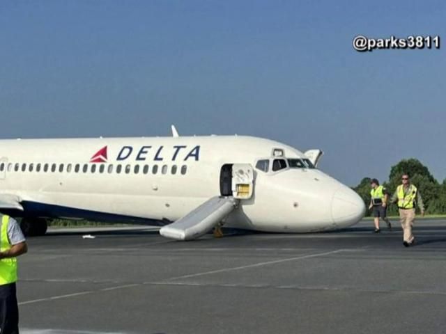 'We were just circling': Passengers react to Delta emergency landing