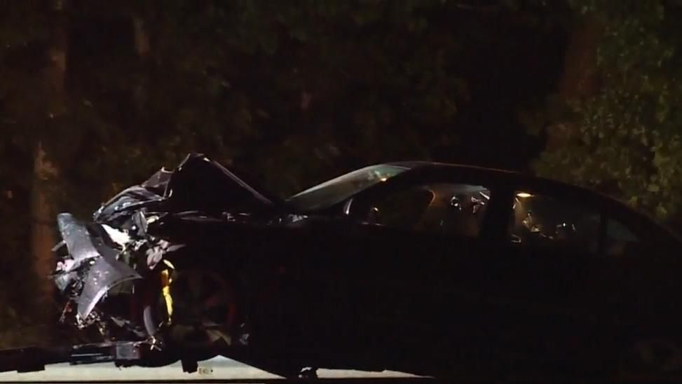 Driver crashes into abandoned car on I-440 East