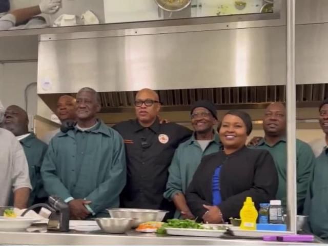 Celebrity chef & convicted felon visits NC prison to teach, inspire inmates