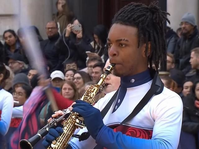 Johnston County high school band rings in 2024 in London