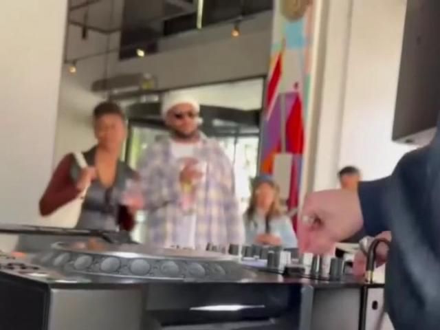 Young people are 'clubbing' in an entirely new way