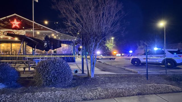2 people shot, killed at restaurant in Fayetteville