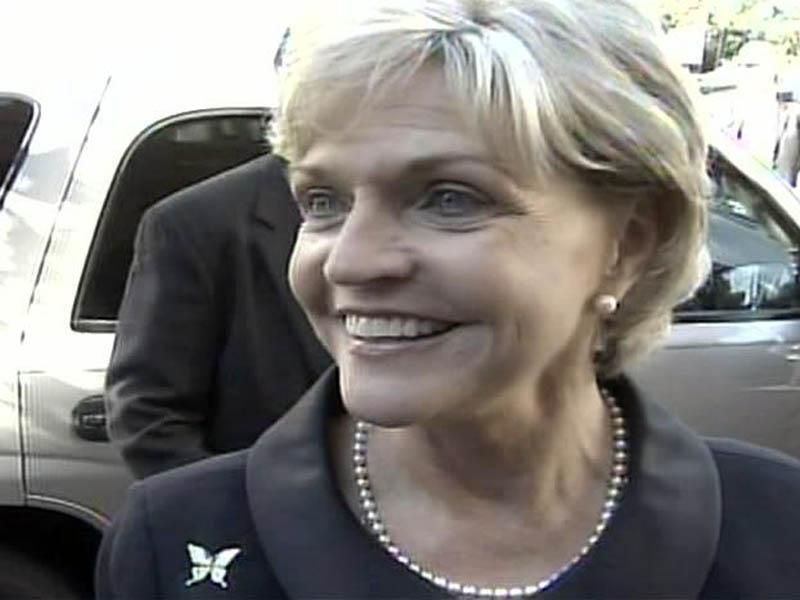 Perdue set to make history as N.C.'s first female governor