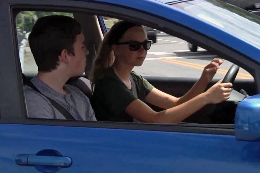AAA: Distracted driving remains leading cause of deadly teen crashes