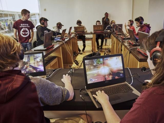 Video Games Are a Waste of Time? Not for Those With Esports Scholarships