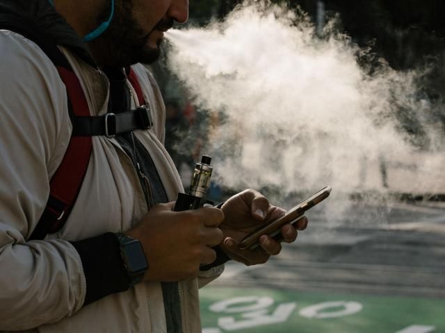 Just stop: Vaping and e-cigarettes causing lung disease across the US ...