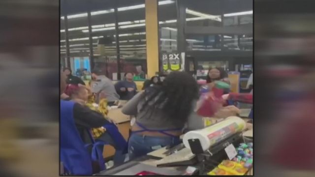 Food fight: Grocery store brawl caught on camera