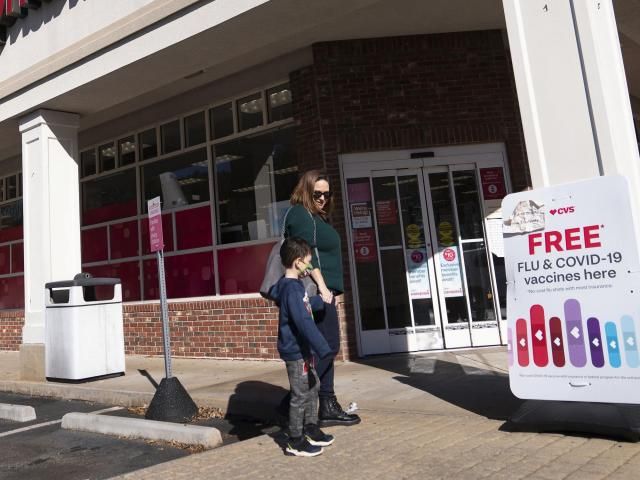 Health experts urging COVID vaccinations as pharmacies get updated vaccines