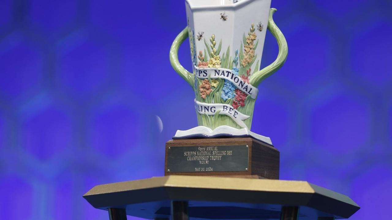 spelling bee trophy leaf