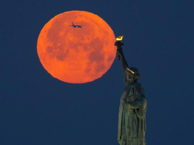 How to observe a 'moon illusion' when the strawberry full moon peaks
