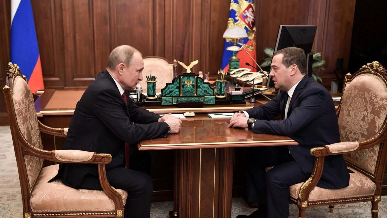 Russian government resigns as Putin proposes reforms that could extend ... Russian government resigns as Putin proposes reforms that could extend ...